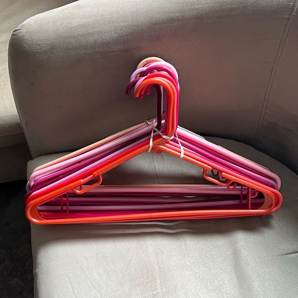 Amazon | Storage & Organization | Triangle Hangers Plastic Pink And Red ...